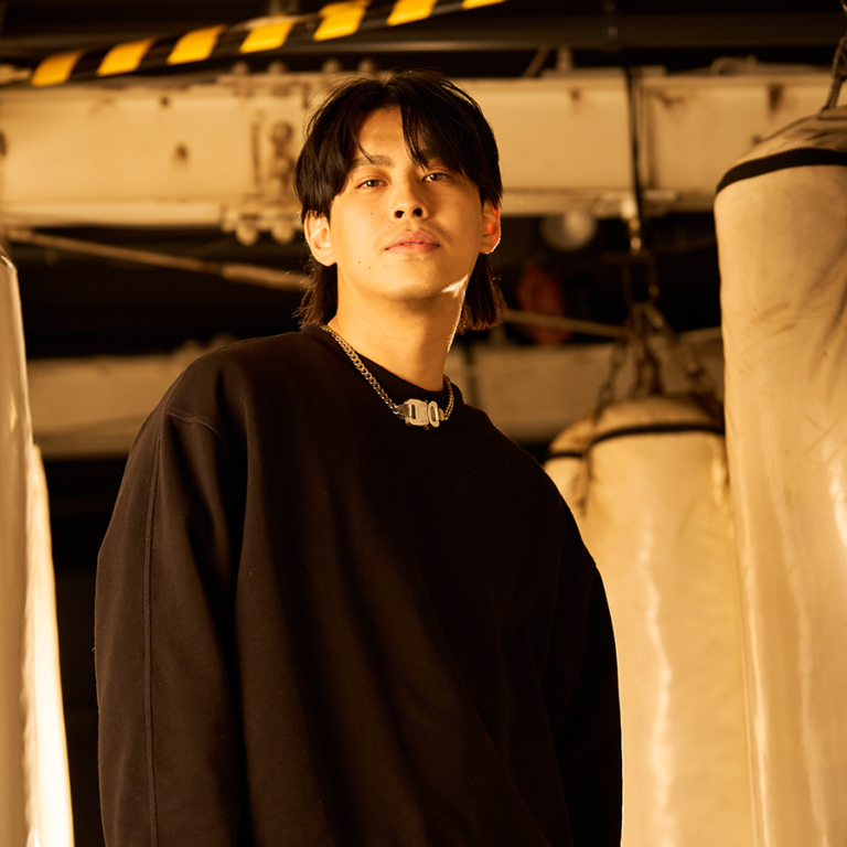 PERFORMER | b-monster（ビーモンスター） 暗闇ボクシング・フィットネス