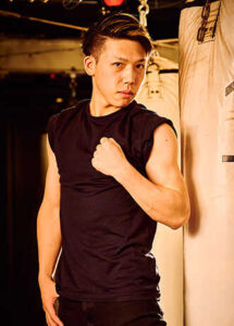 PERFORMER | b-monster（ビーモンスター） 暗闇ボクシング・フィットネス